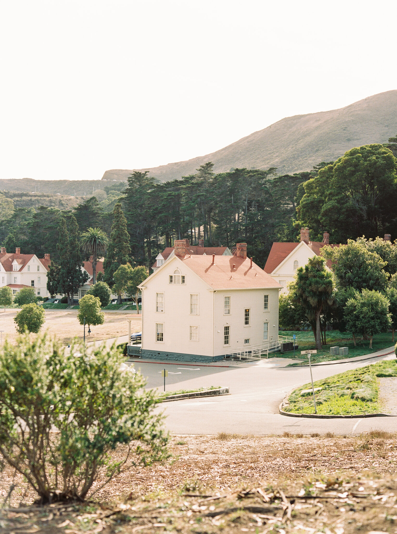 Classic Black and White Wedding at Cavallo Point - oliviamarshall.com